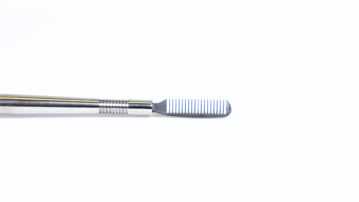 STAINLESS STEEL COMBING TOOL – LASHBOMB